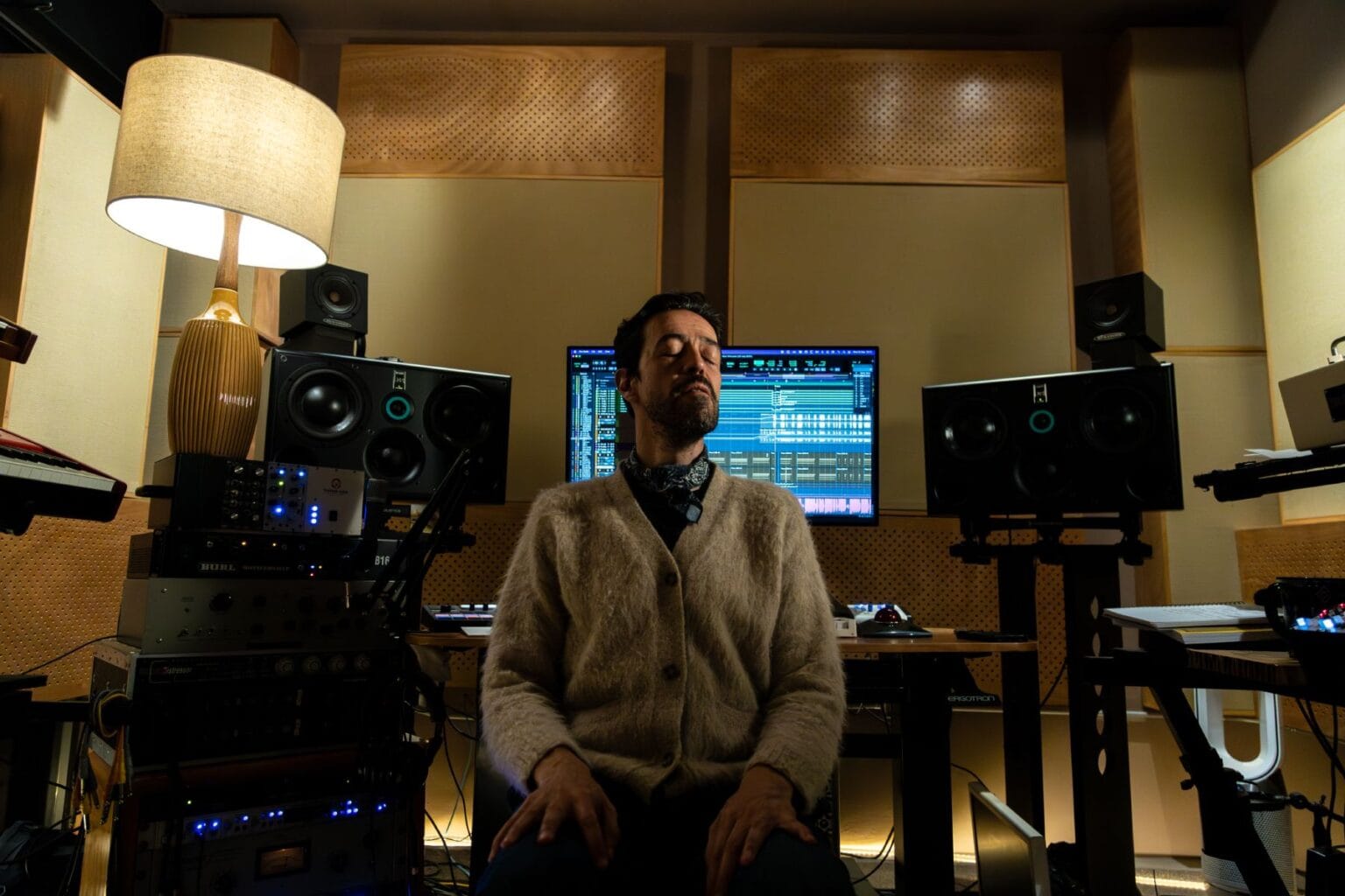 Lento Rodríguez lanza su EP debut Felicidad en Dosis Exactas | Tercer ...